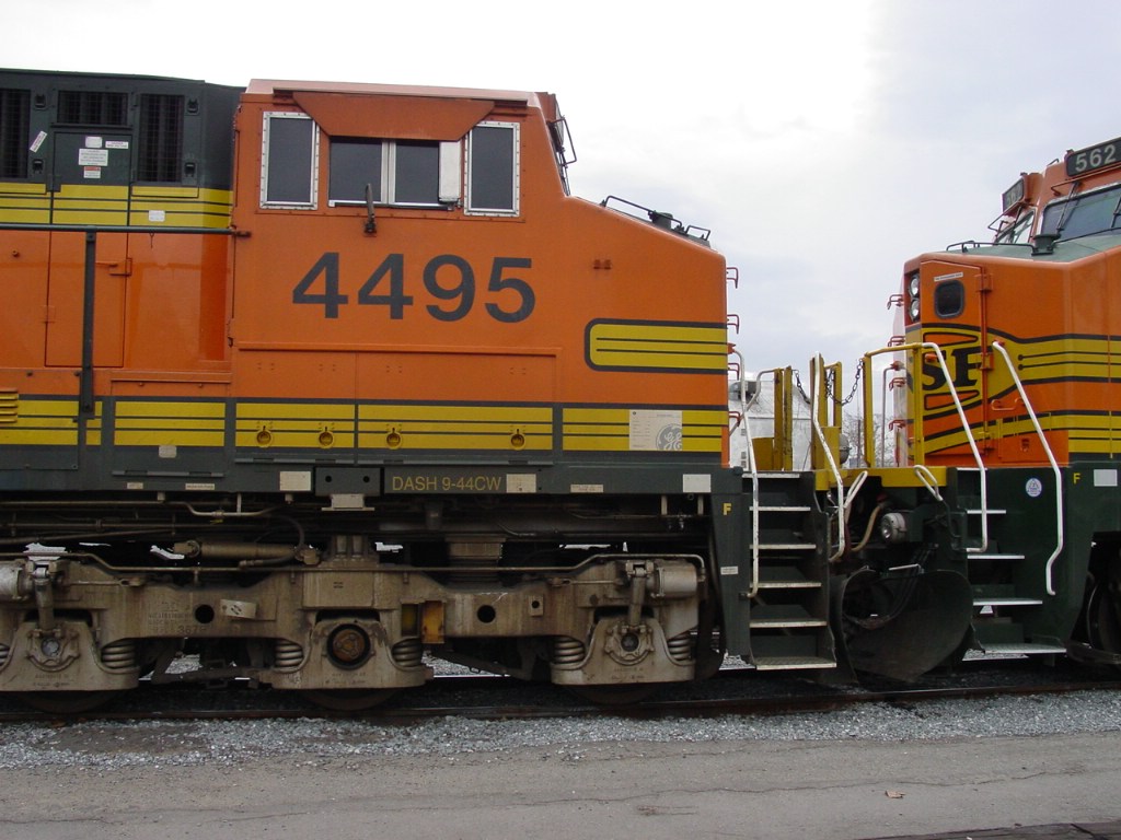 BNSF 4495